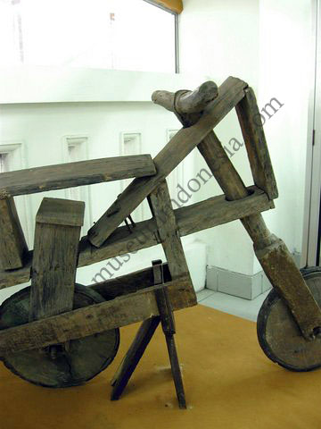 museumindonesia.com - Museum Mainan Anak Kolong Tangga